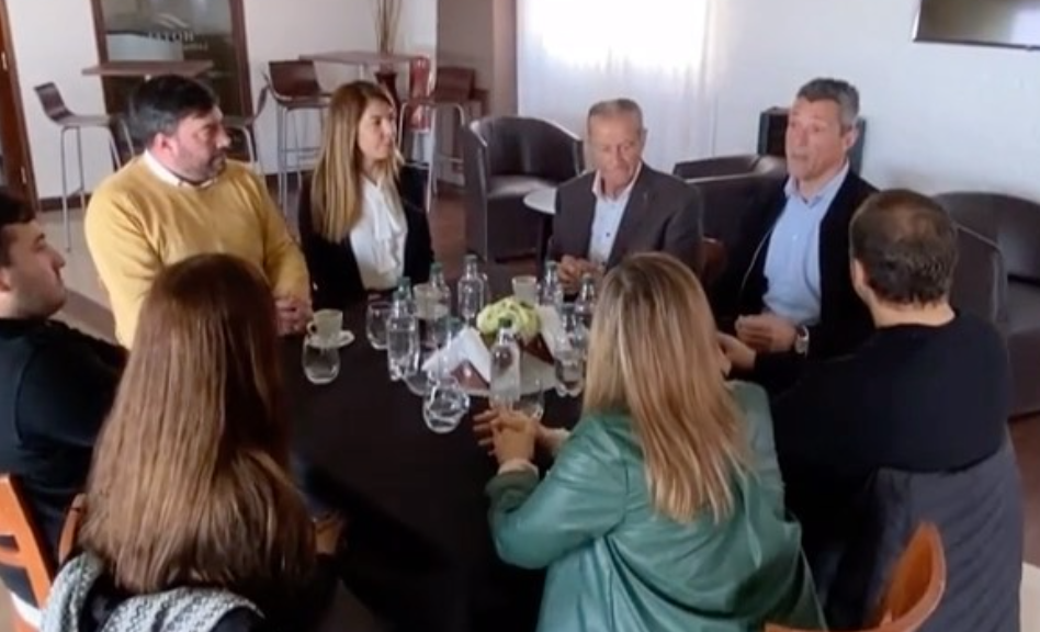 La Costa: Juan de Jesús y Favale se mostraron juntos para anunciar la ...