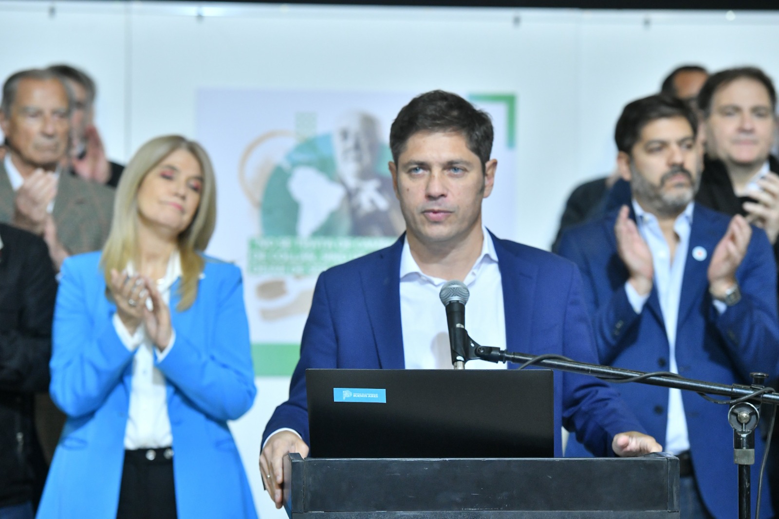 Kicillof le respondió a Milei tras llamarlo “enano comunista” y ...