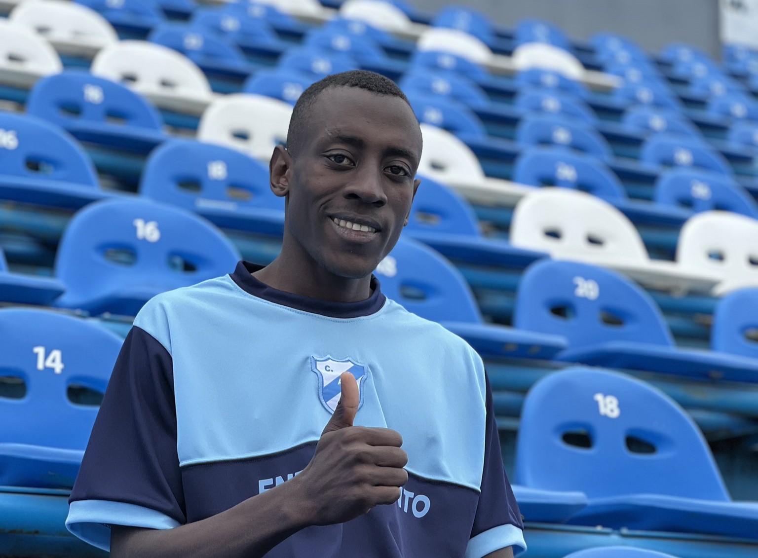 Quién es el futbolista de Zambia que llegó para probarse en Temperley ...