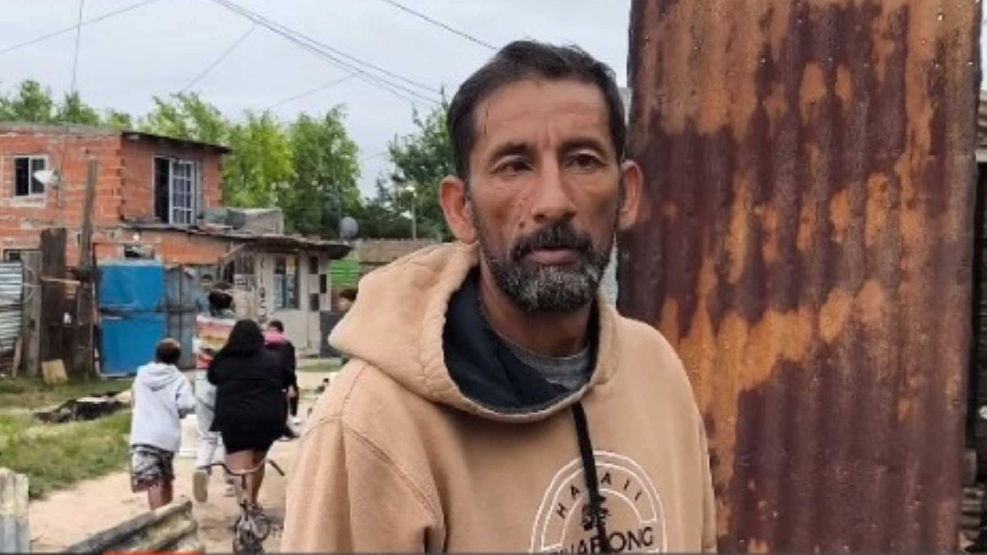 "Quedamos con lo puesto": incendio arrasa casilla de chapa y madera ...