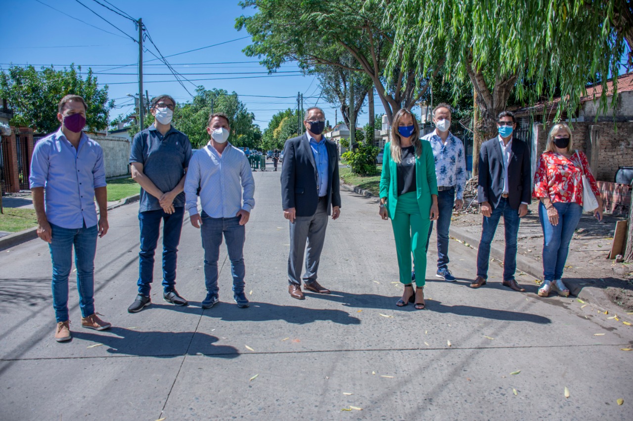 Galmarini y Descalzo inauguraron una red de agua potable que beneficia a más de 12.000 vecinos ...